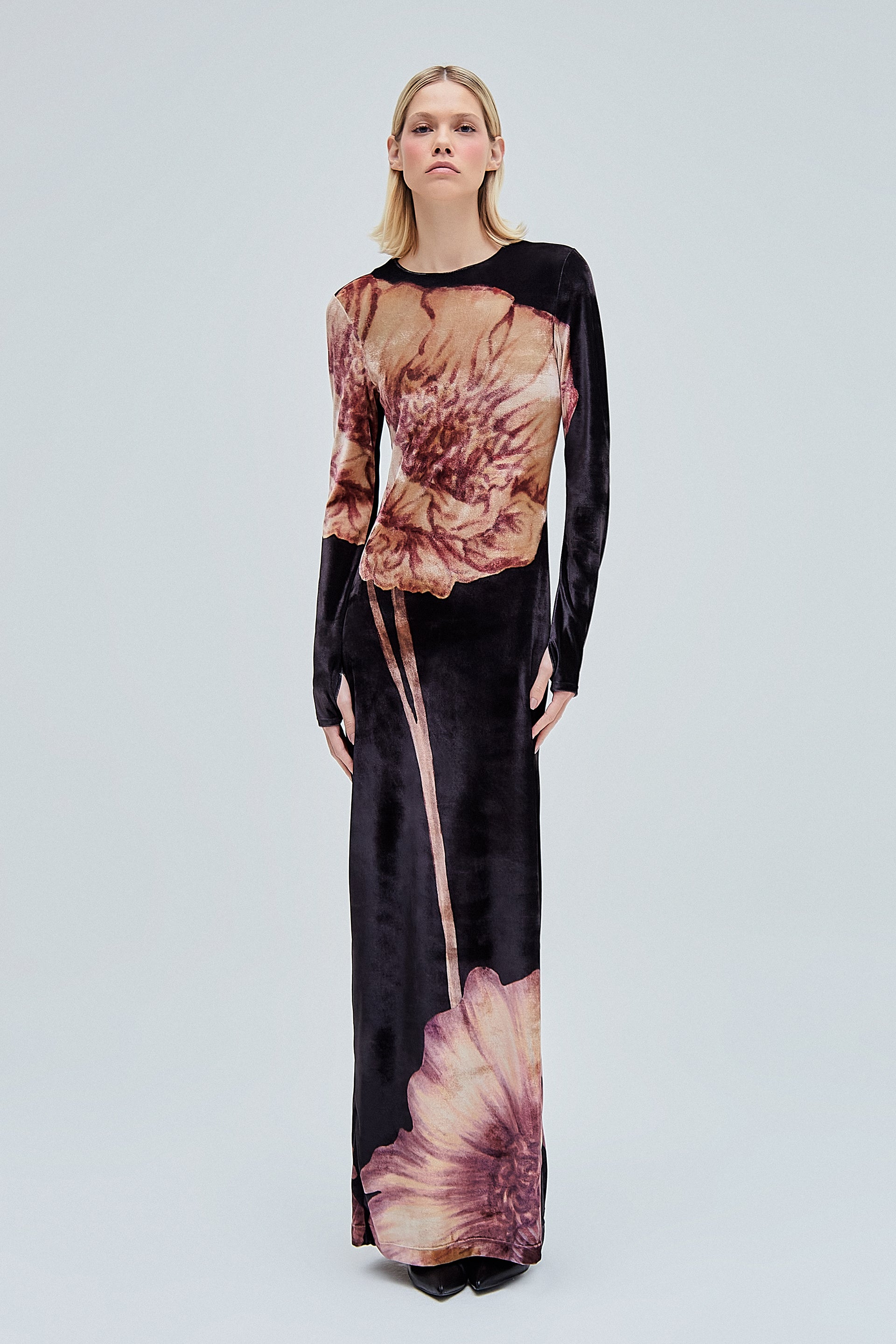 VESTIDO LONGO VELUDO ESTAMPA FLORAL – TIG STORE