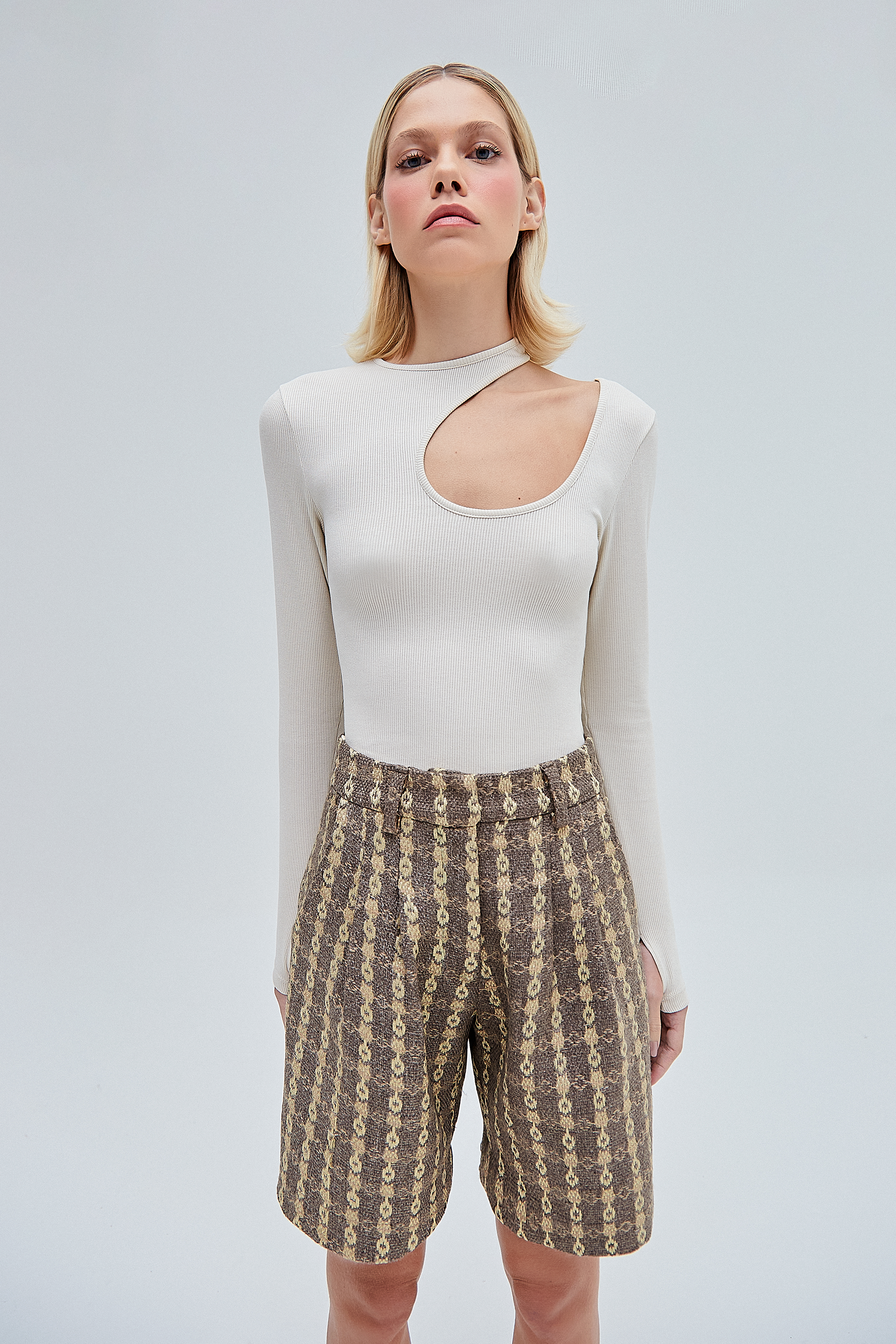 BERMUDA PREGAS TWEED TRICOT CINZA – TIG STORE