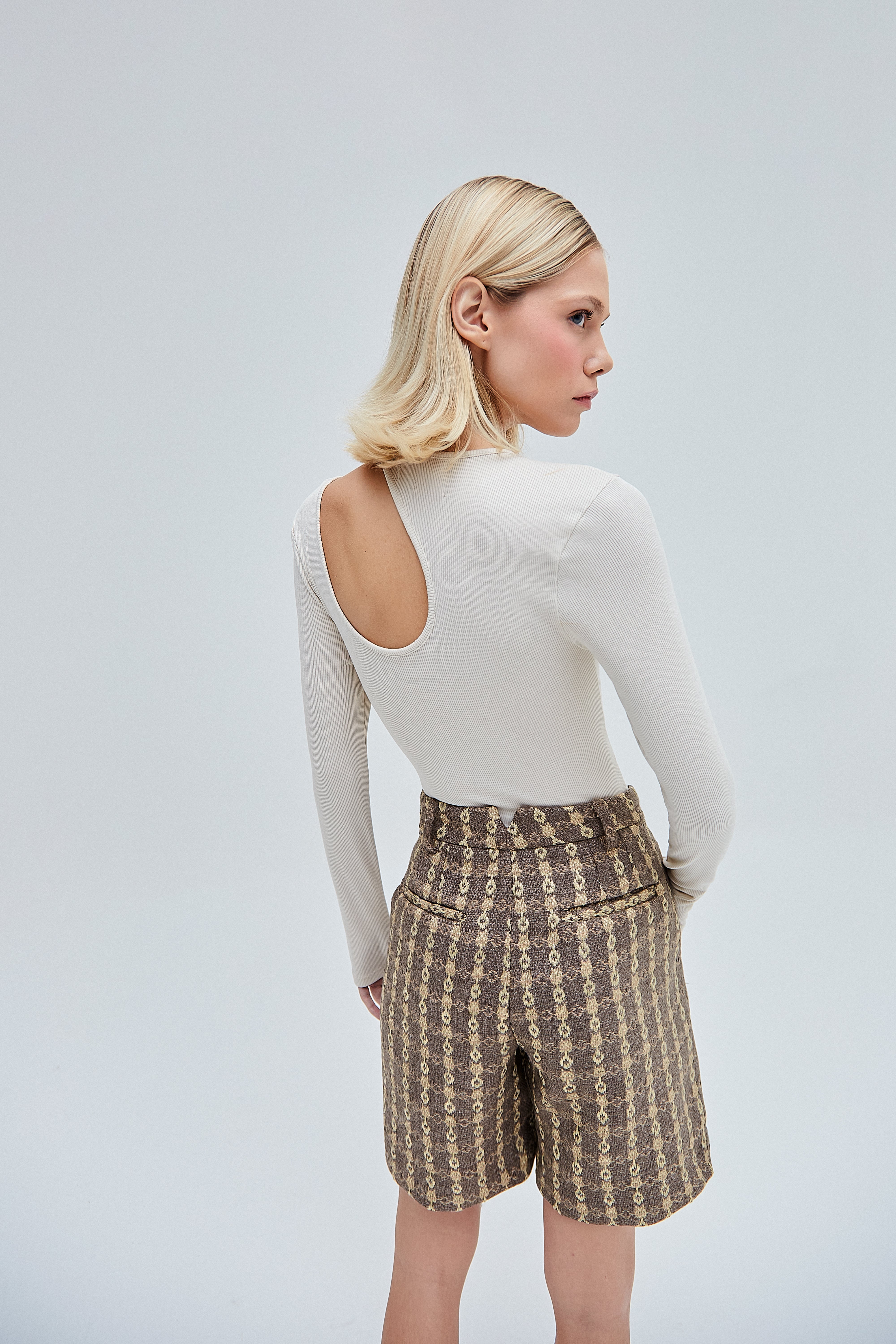 BERMUDA PREGAS TWEED TRICOT CINZA – TIG STORE